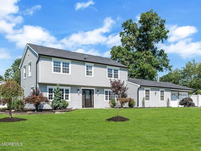 2 Girard St, Marlboro, NJ 07746