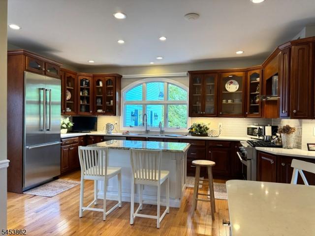 2 Glencree Ln