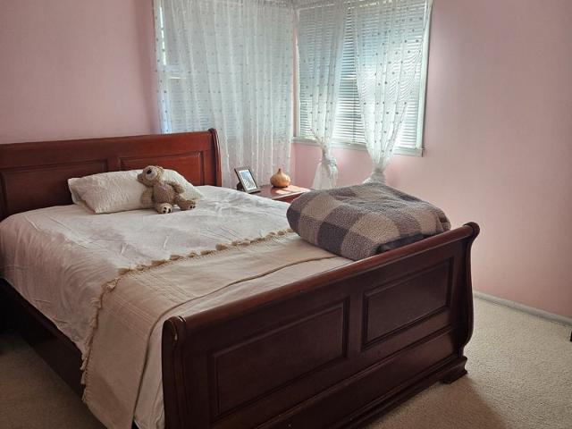 2 Granada Hills rooms near CSUN campus