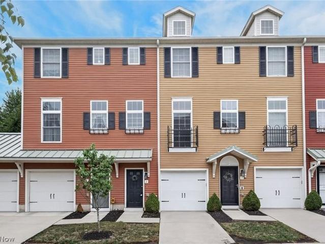 2 Grandview Dr, Rocky River, OH 44116