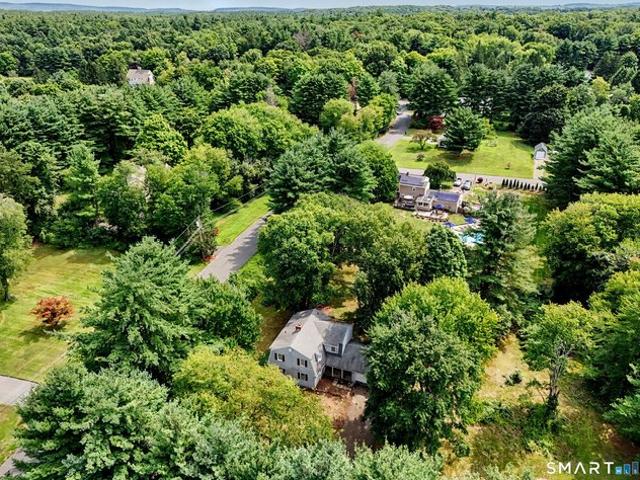 2 Green Valley Dr, Simsbury, CT 06070