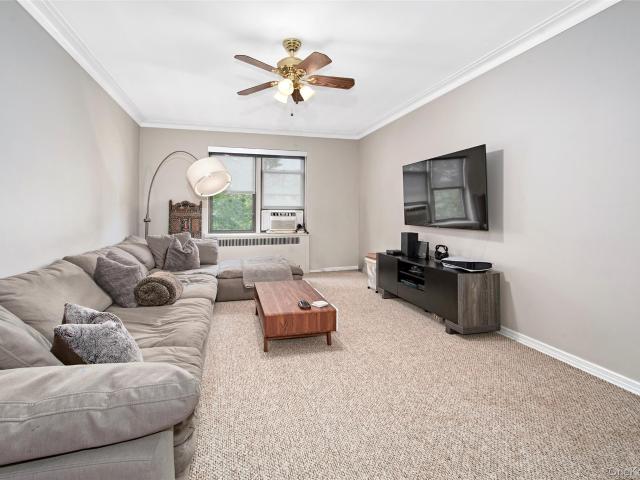 2 Greenridge Avenue 3C