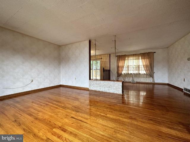 2 Greenwood Circle
