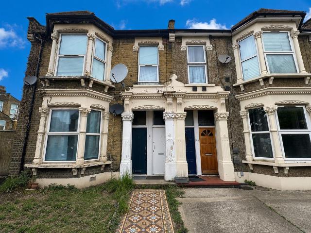 2 Grove Green Road, London E11, 2 bed flat to rent, £1,650 pcm | PrimeLocation