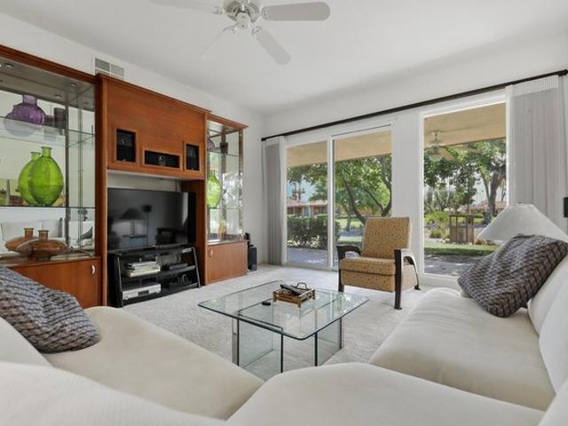 2 Haig Dr, Rancho Mirage, CA 92270