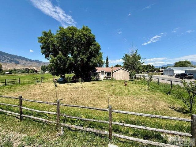 2 Hammon Dr, Salmon, ID 83467