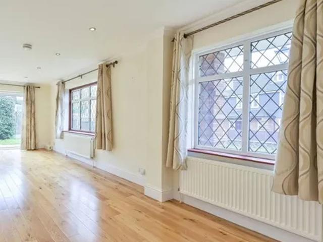 2 Hampton Close, Cottenham Park, London, SW20 0RY, United Kingdom | 4 bed house for rent #136750821 | Rentberry