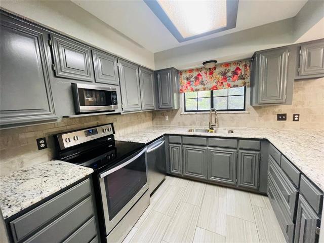 2 Hastings Court