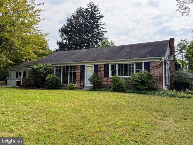 2 Harvard Dr, Media, PA 19063