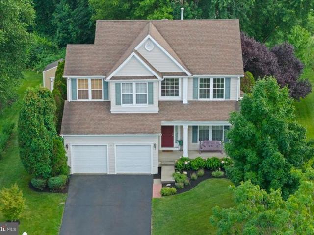 2 Haven Ln, Burlington, NJ 08016