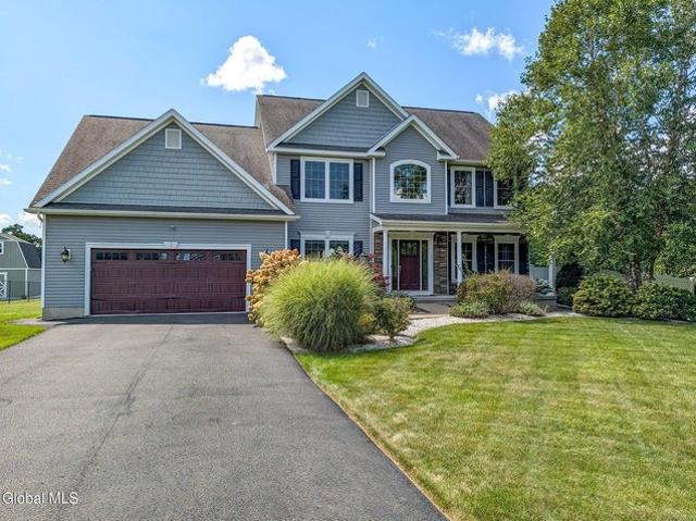 2 Haywood Ln, Rensselaer, NY 12144