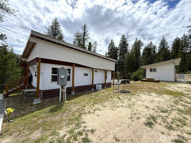 2 Hazel Ln, Republic, WA 99166