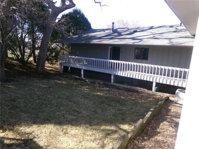 2 Hazeltine Ests, Chaska, MN 55318