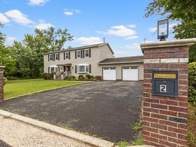 2 Hendrick Pl, Piscataway Twp, NJ 08854