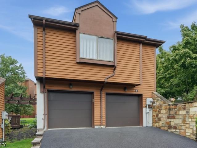 2 Heritage Way