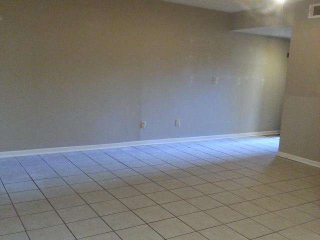2 Hickory Ct