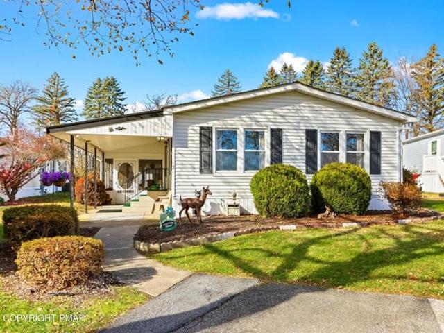 2 Hickory Hills Dr, Bath, PA 18014