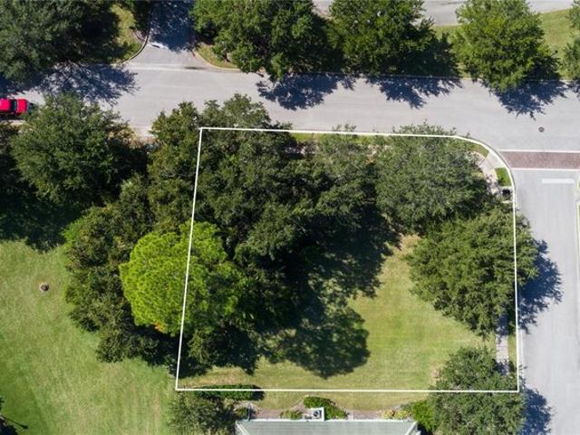 2 Holly Ct, Palm Coast, FL 32137