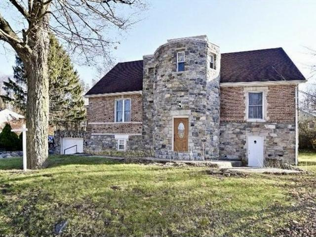 2 Hollowbrook Pl, Cortlandt Manor, NY 10567