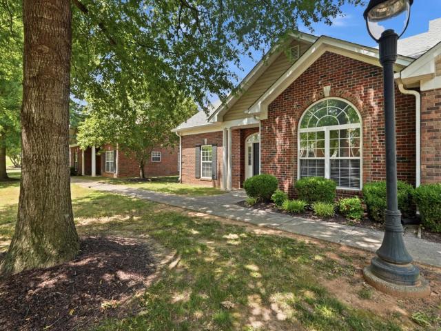 2 Hosier Ct