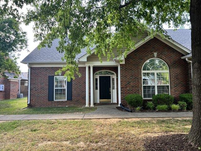 2 Hosier Ct, Lebanon, TN 37087