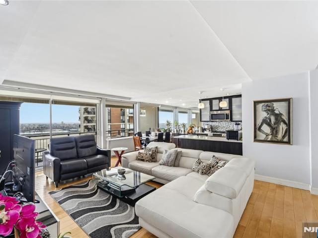 2 Horizon Road # 1205