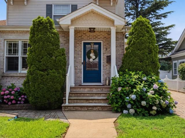 2 Howard Pl