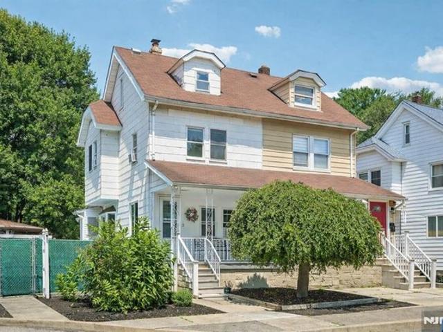 2 Howard St, Pompton Lakes, NJ 07442