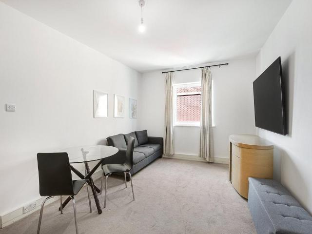 2 Hotel Apartments, Chelsea Village, SW6 1 bed apartment to rent £2,200 pcm £508 pw