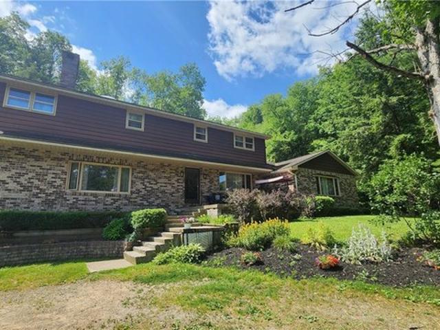 2 Ichabod Ln, Bradford, PA 16701
