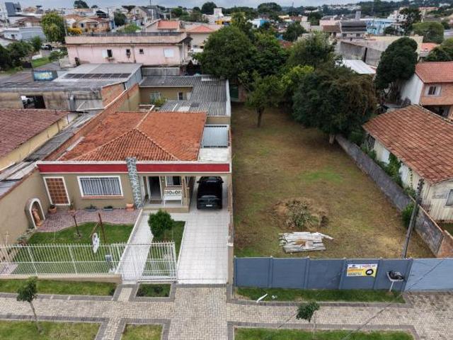 Casa + terreno com 888m² no total em ótima região no Portão