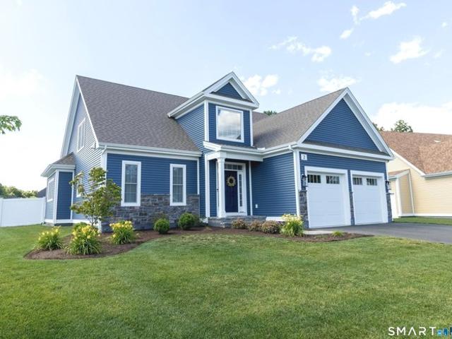 2 Iris Ct, Cromwell, CT 06416
