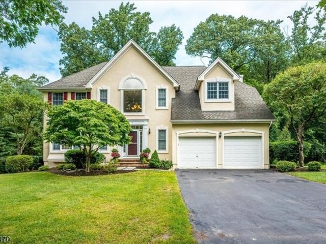 2 Jupiter Hills Ct, Montgomery Twp, NJ 08558