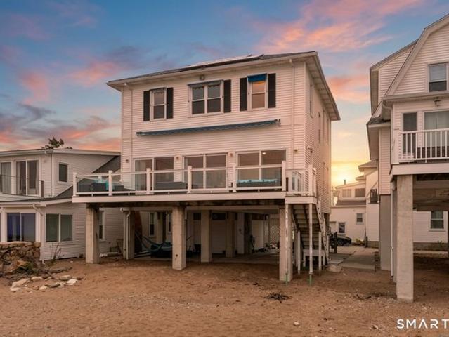 2 Jamaica Ct, East Haven, CT 06512
