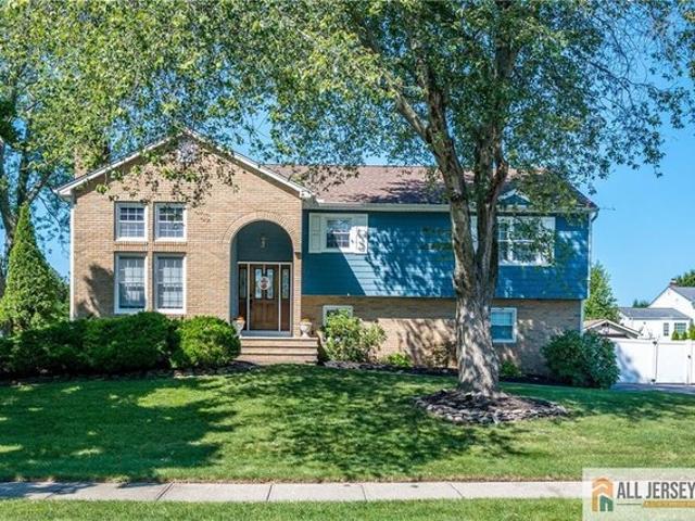 2 Jay Ct, South Brunswick, NJ 08824