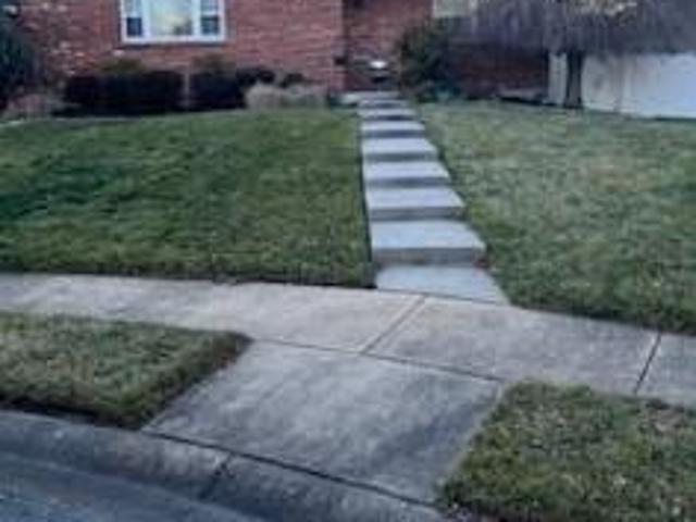 2 Jeffrey Ct, Newark, DE 19702