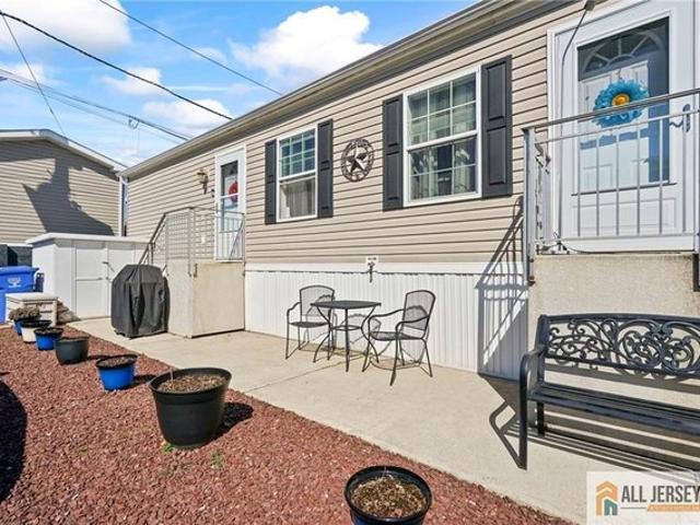 2 Jessie Ln, Avenel, NJ 07001