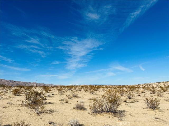 2 Joshua Dr, Twentynine Palms, CA 92277 | MLS #JT26030 | Compass