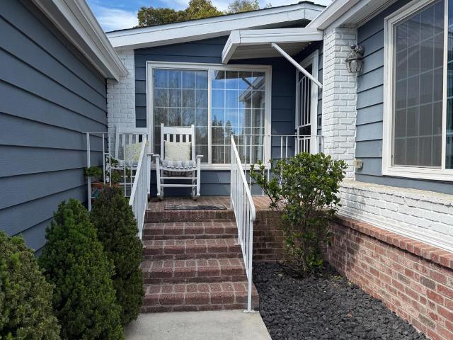 2 Kaseberg Dr, Roseville, CA 95678 | MLS #226030 | Compass