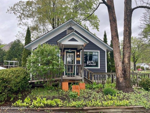 2 Karls Corner Dr, Bolton Landing, NY 12814
