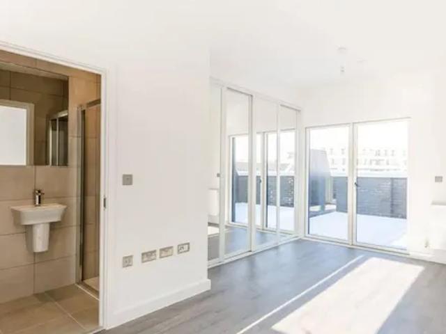 2 Keirin Road, London, E20 1GZ, United Kingdom | 5 bed house for rent #137169947 | Rentberry