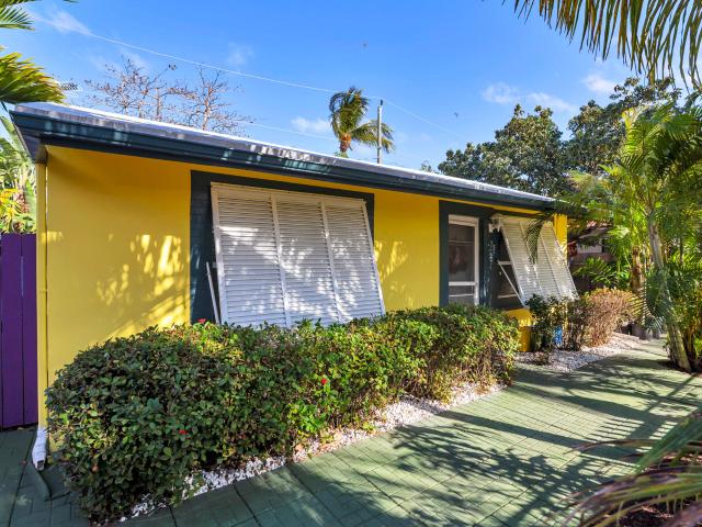 2 Kenmore Ln, Boynton Beach, FL 33435 | MLS #R11168