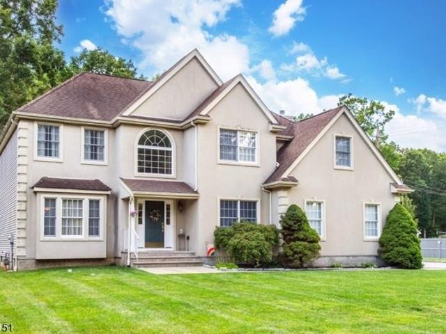 2 Kingston Ct, Jefferson Township, NJ 07438