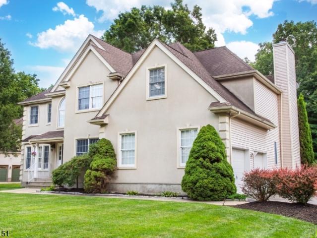 2 Kingston Ct