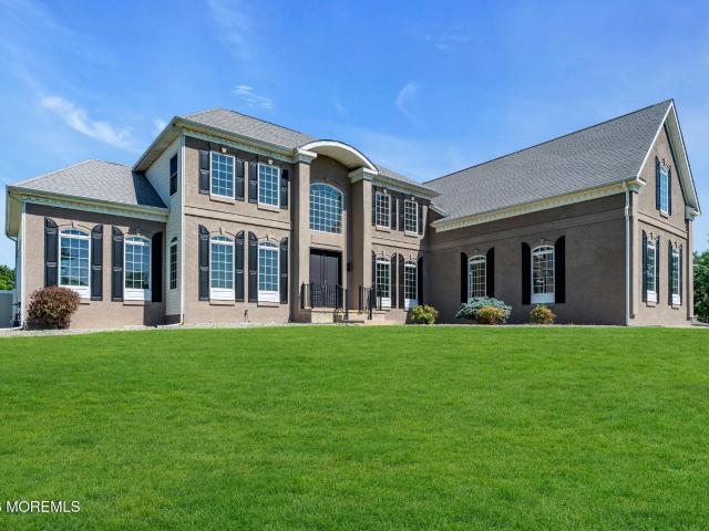 2 Kirsten Drive