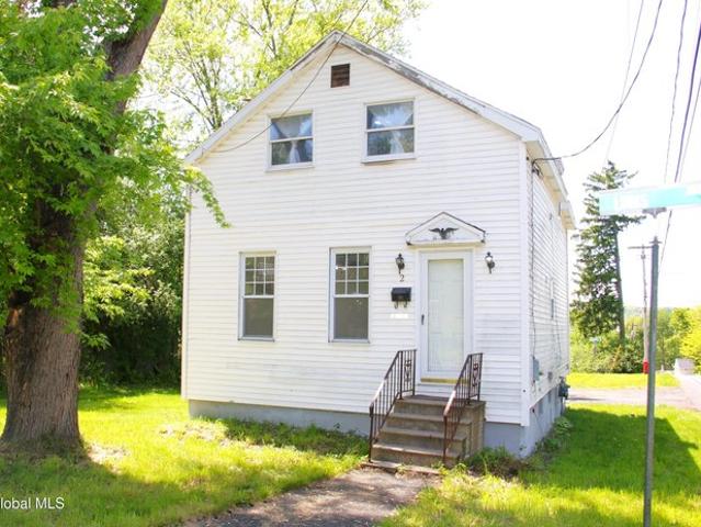 2 Lunis Ave, Rensselaer, NY 12144