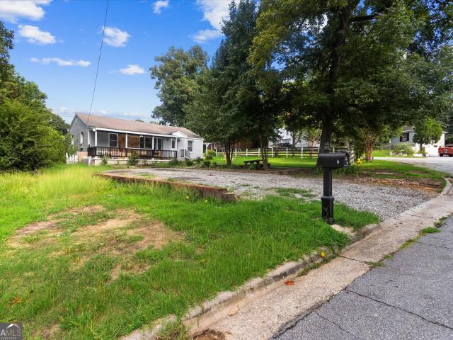 2 Lafayette Drive