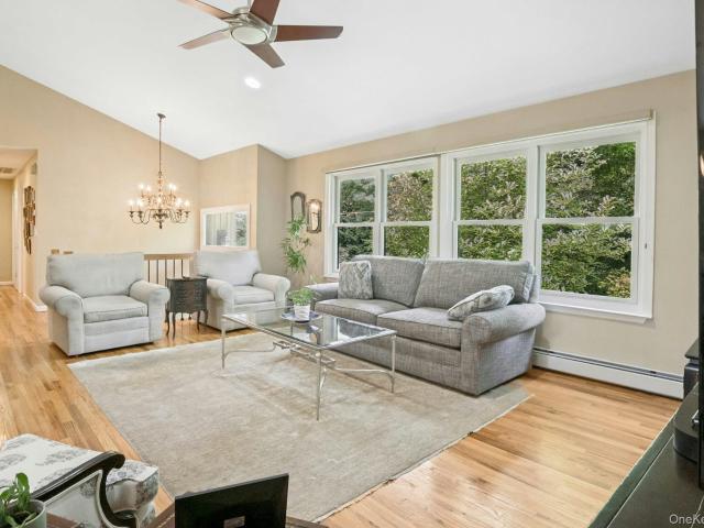 2 Lakeview Avenue W