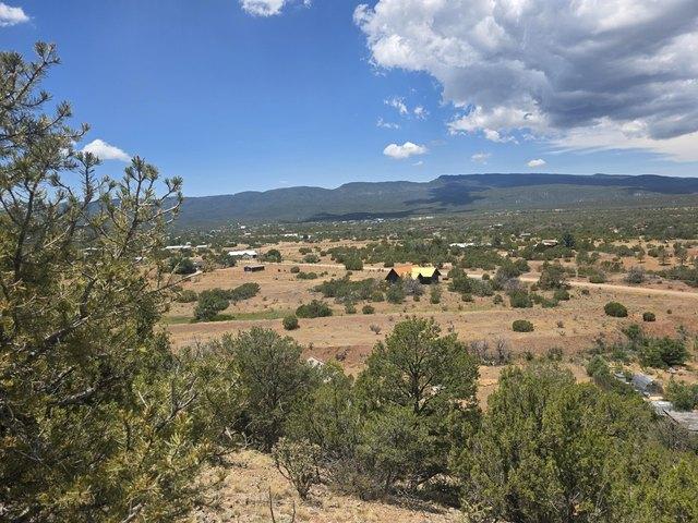 2 Lakeview Dr, Sandia Park, NM 87047