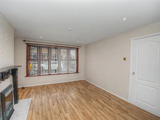 2 Lake Glen Park, Belfast, BT11 8TE